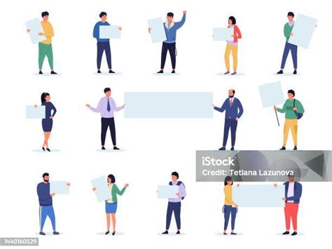 배너를 든 사람들 빈 보드를 들고 있는 만화 캐릭터 플래카드를 든 활동가들이 시위 회의 개념에 항의합니다 벡터 컬렉션 개념에