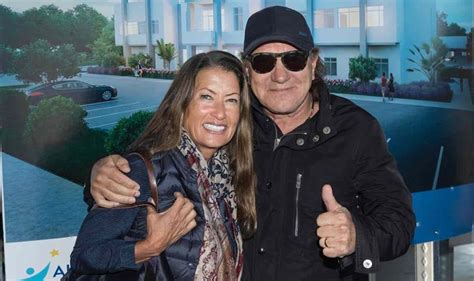 Brian Johnson Ehefrau Vermögen Größe Tattoo Herkunft 2026 Taddlr