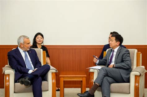 Европын Холбооны Гадаад харилцааны албаны Ерөнхий нарийн бичгийн дарга Стэфано Санниног хүлээн