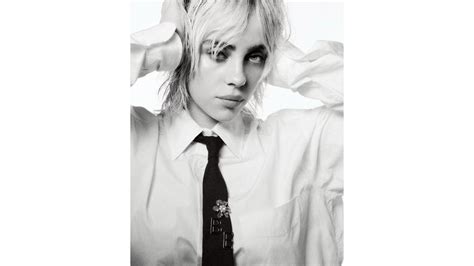 5 Potret Billie Eilish Jadi Model Sampul Majalah Vogue Mirip Nanami
