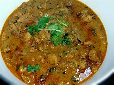 Thalassery Varutharacha Chicken Curry