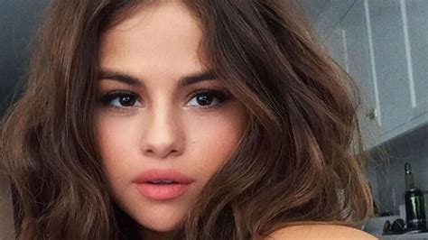 Selena Gomez Son Joli Clin Dœil à La Série Sex And The City