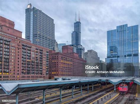 랜드마크 건물 타워의 전망을 시카고 기차역 시내 서쪽 루프 이웃입니다 건축과 도시 교통입니다 건축에 대한 스톡 사진 및 기타
