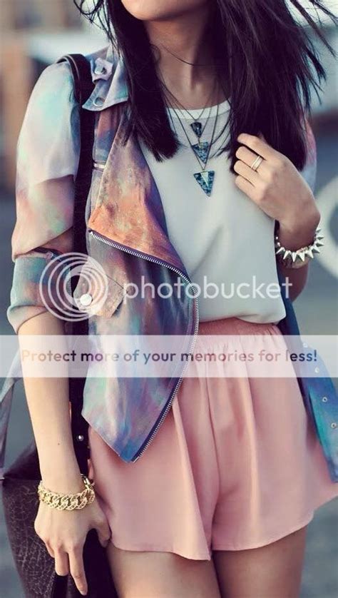 Өнгөний зохицол Фото Commentmn