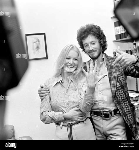 Tv Star Robert Powell Marries Babs Lord September 1975 S75 4616 002
