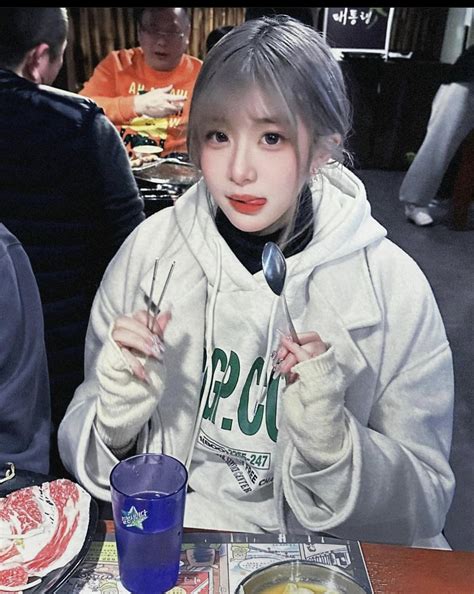袁惟仁女兒獲封最美星二代 17 歲美少女袁融猶如洋娃娃網友像漫畫裡走出來的女主角 COOL STYLE 潮流生活網