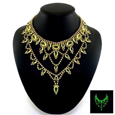 Art Deco Vaseline Uranium Glass Vintage Necklace
