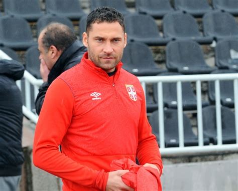 Душко Тошиќ нападнат со нож во Белград