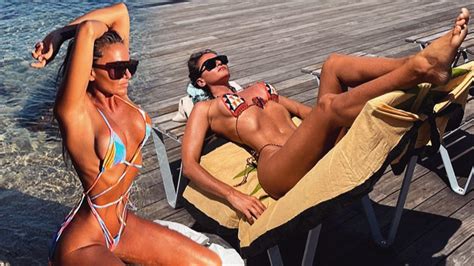 Eda Taşpınar bikinili pozlarıyla olay oldu Binlerce beğeni aldı