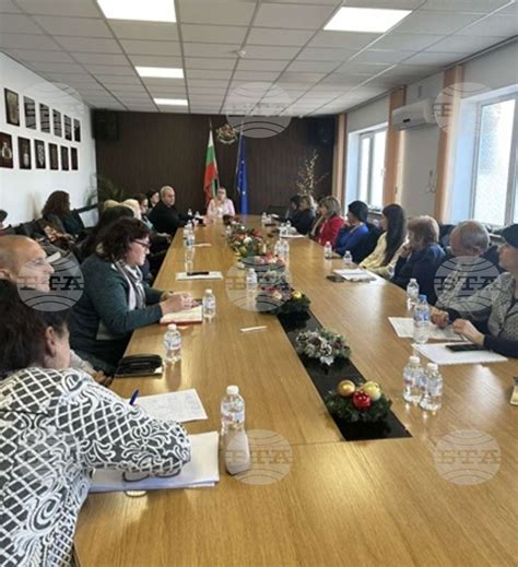 През следващата учебна година ще бъдат разкрити 79 паралелки за държавен план прием след седми