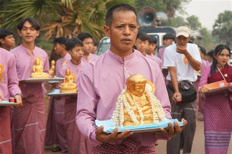 မော်လမြိုင်မြို့ ကော့ခမယ်ကျေးရွာတွင် ရွာလုံးကျွတ် နှစ်ကျိပ်ရှစ်ဆူဘုရား လှည့်လည်ပူဇော်ခံ