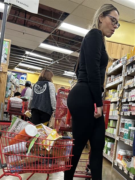 Blonde Supervisor Milf At Trader Joes Spandex Leggings Yoga Pants