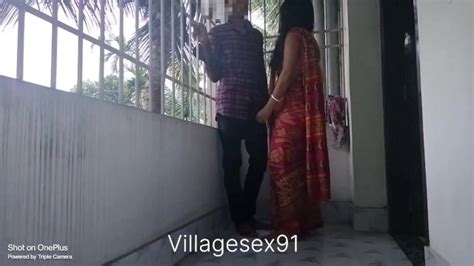 Desi Wife In Almost In Hushband Friends （ Villagesex91 的官方视频）