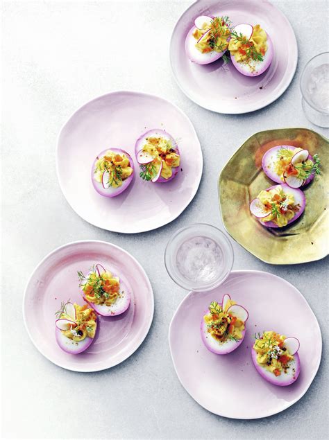 Kerstborrel Gevulde Eitjes Met Zalm En Vadouvan Libelle