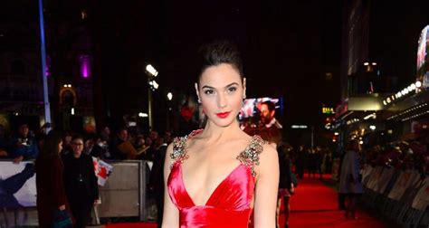 Gal Gadot And Amber Heard Do Some Pretty Intense Justice League Workouts