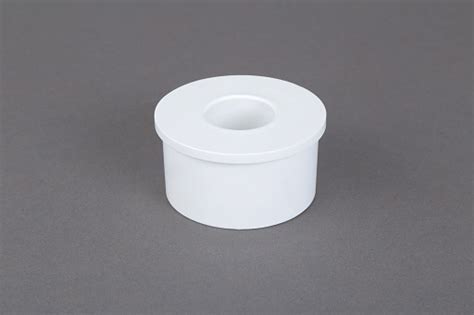 폴리 프로필렌 파이프에 대한 Upvc Cpvc 피팅 파이프라인에 대한 요소입니다 플라스틱 배관 요소 그들은 파이프를 연결하도록 설계되었습니다 폴리 프로필렌 피팅의 개념 판매