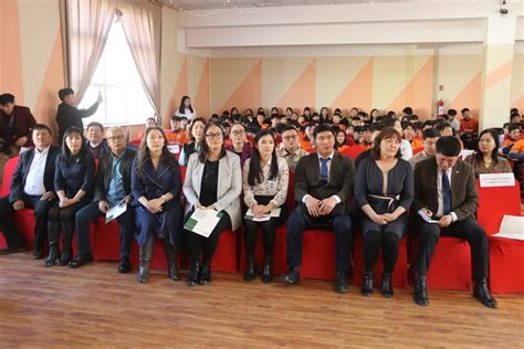 Хишигтогтох Аймгийн Засаг даргын орлогч Ч Ганбат Боловсролын Ерөнхий газрын мэргэжилтэн