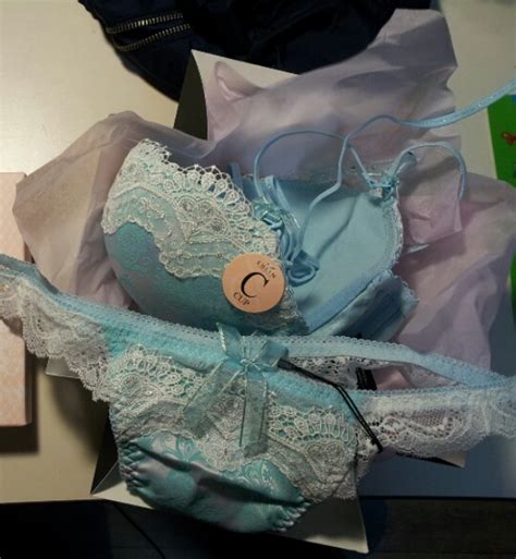 “여자친구가 남사친한테 속옷을 선물로 받았습니다 사이즈 정확합니다” 포스트쉐어