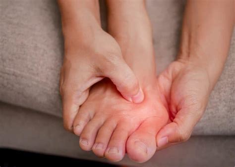 Bone Spur On Top Of The Foot Learn The Causes And Treatment