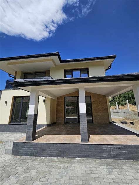 Продава КЪЩА с Изгрев област Благоевград в Къщи в с Изгрев