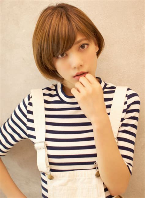 写真 3枚目 秋のヘアスタイルは「ミニボブ」に決まり♡最旬ヘアカタログ12選 Locari（ロカリ）