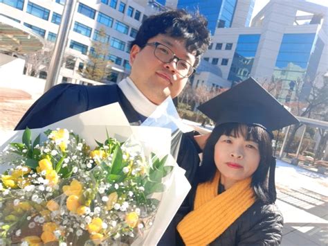 오늘 내아들 졸업했어 부천대학교 2014년도에 입학해서 공군으로 군복무하고 와서도 코로나 등의로 형편이 여의치 많아 휴학에 휴학을 반복한 끝에 십년만에 졸업 이네