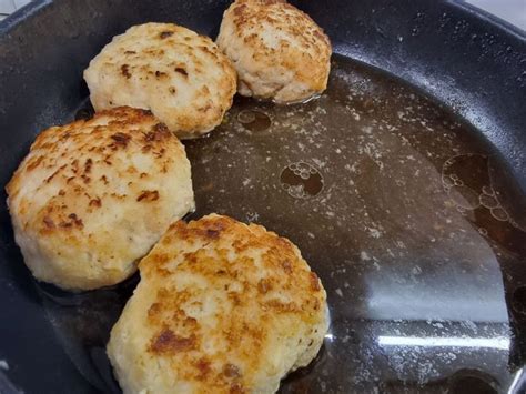 Секрет пышных и сочных котлет мудрые хозяйки добавляют в фарш этот продукт получается лучше