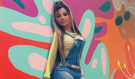 Aleida N Ez Con Sexy Look De Verano Disfruta De Costa Rica