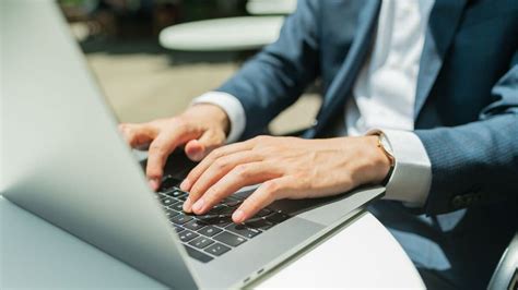 Javaとjavascriptの違いとは？用途や文法、動作環境の違いまで徹底解説！ システム開発のプロが発注成功を手助けする【発注ラウンジ】