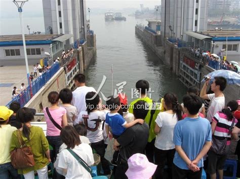湖北宜昌：五一小长假 三峡旅游热 人民图片网