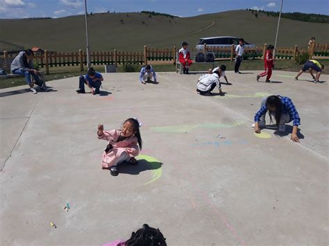 МИНИЙ СУМ БИДНИЙ ТҮҮХ ” ХҮҮХДИЙН ТАЛБАЙН ЗУРГИЙН УРАЛДААН ЗОХИОН БАЙГУУЛЛАА