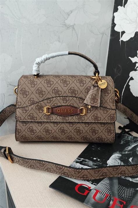 Сумка кросбоді гес Guess Emera оригінал — ціна 2550 грн у каталозі Крос