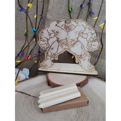 Фигурка за оцветяване на стойка Хълк