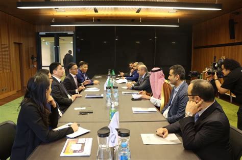 Саудын Арабын Хаант Улсын Аж үйлдвэр эрдэс баялгийн сайд БНЭУ ын Уул уурхайн сайдын ТНБД тай