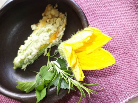 Flores De Calabaza Rellenas Con Maiz Dulce En Tempura Marco Moreno Chef
