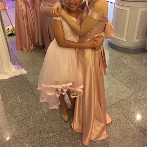 ขายชุดเพื่อนเจ้าสาว 1 เซท จำนวน 12 ชุด ขายยกเซท นำไปปรับแก้ชุดได้ Shopee Thailand