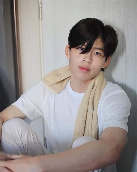 ปอนด์ ณราวิชญ์ เลิศรัตน์โกสุมภ์ Yflix