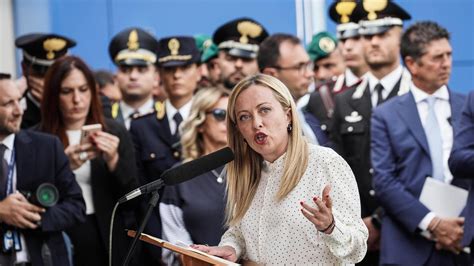 Italien Der Angriff Der Rechten Auf Die Demokratie