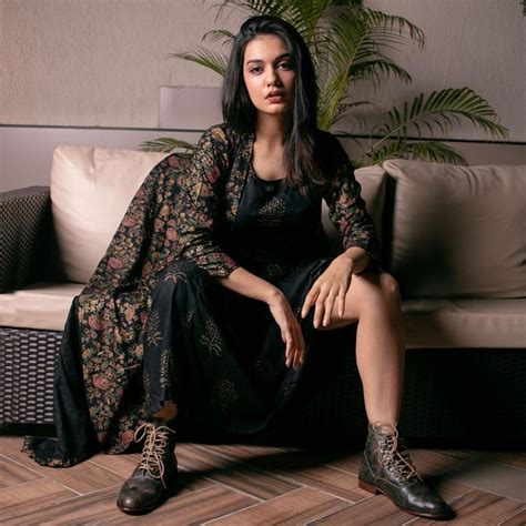 Divya Agarwal Picture