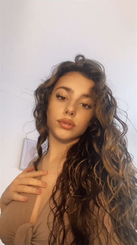 Pin By Anais Juge On Hair Brown Wavy Hair Curly Hair Types Type 2b Hair