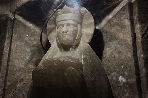 普通的房子进去后竟是美轮美奂的地下宫殿…这座传奇盐矿简直太惊艳！ 英国那些事儿