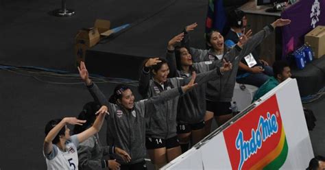 응원하는 태국 선수들