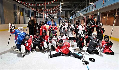 Antalyanın Minik Buz Hokeyi Kahramanları Türkiye Şampiyonasında İlk Kez Pistteler Spor
