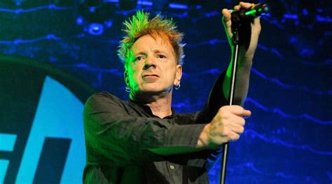 Джон Лайдон из Sex Pistols назвал Тейлор Свифт «невероятно скучной