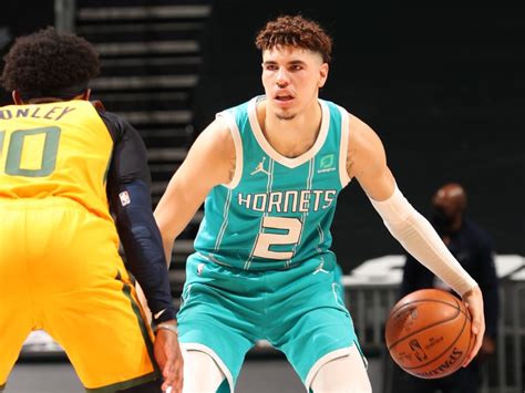 昨シーズンの新人王、ホーネッツのラメロ・ボールが持論を展開「nbaに行きたいなら学校は優先事項ではない」 バスケットボール総合情報サイト