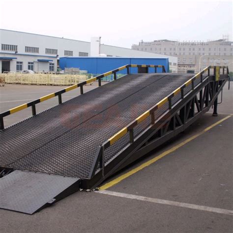 Manual Electrical Portable Loading Dock Leveler Mobile Yard Ramp Mobile Yard Ramp And