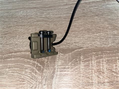 Włącznik Unity Tactical Hot Button Surefire Latark