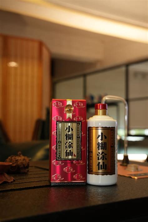家庭团聚快试试浓香型白酒过年走亲访友送礼必备 知乎