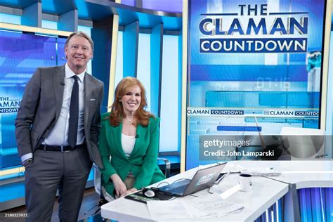 Fox Anchor Liz Claman And Verizon Ceo Hans Vestberg Pose During Fox