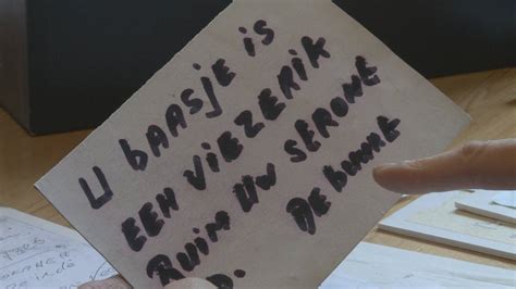 Twan Mickers Raapt Rare Briefjes Op In Tilburg Omroep Brabant
